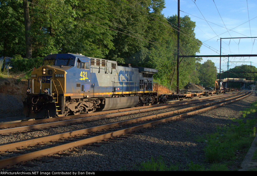 CSX AC44CW 421 leads X032-04